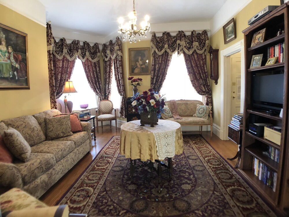 'De Mar House'- Historic Victorian Residence "Stroll Downtown Napa ...