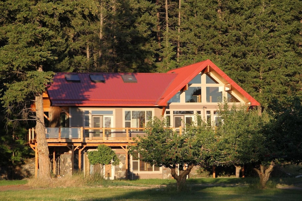 Upscale Luxury Home on Cherry Orchard Overlooking Flathead Lake ...