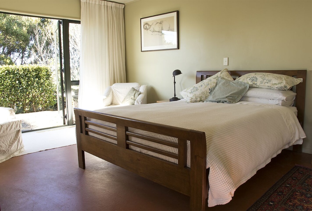 Stunning ocean view barn - Raglan | Vrbo