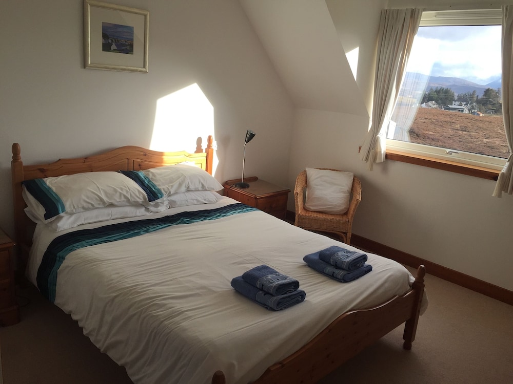 3-Bedroom House Near Portree | Panoramic Cuillin Views | South-Facing ...