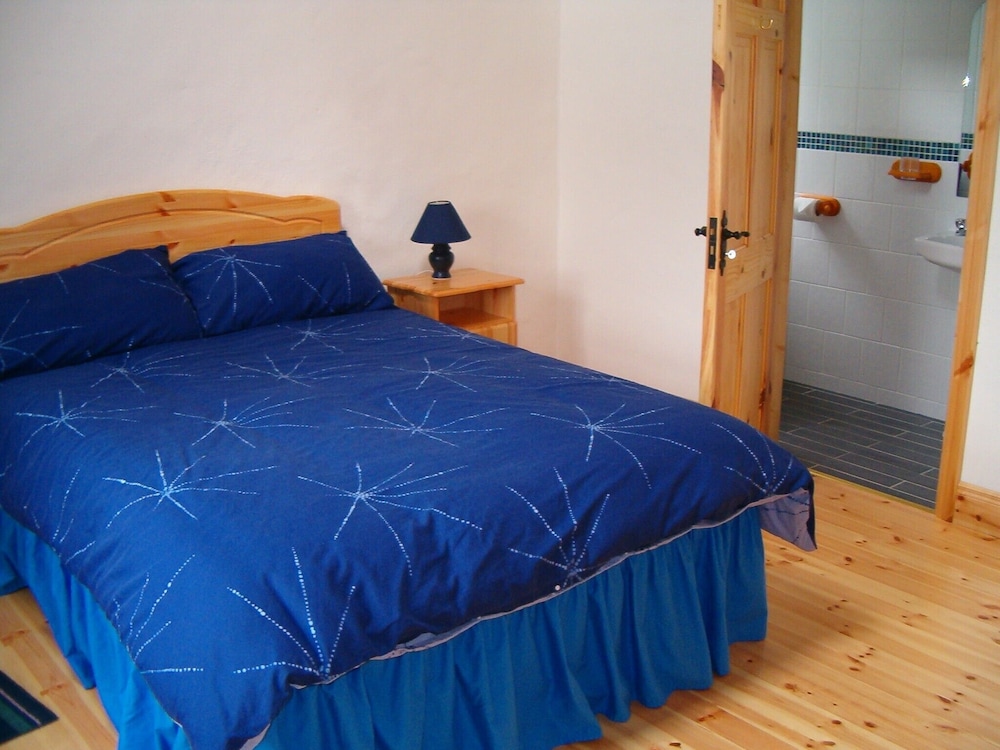 SELF CATERING COTTAGE IN PICTURESQUE INAGH VALLEY, Recess, CONNEMARA ...