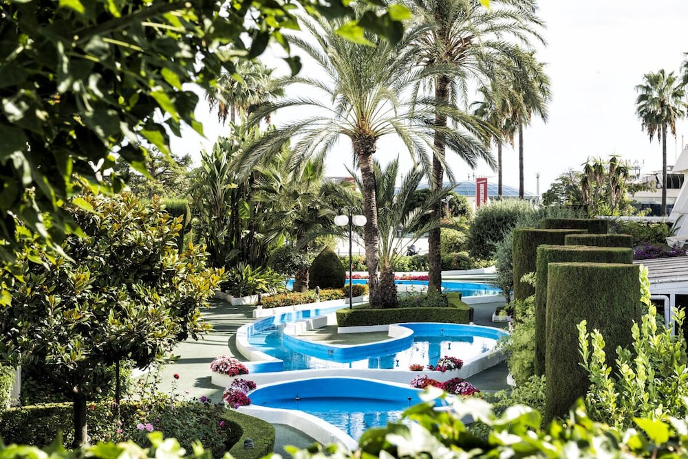 MARBELLA CENTER, BEACHFRONT WITH PRIVATE PATIO - Marbella | Vrbo