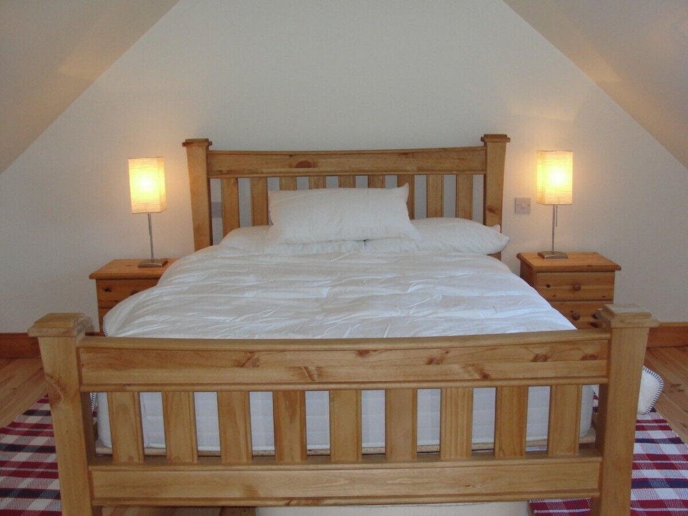 Luxury holiday house with 5 bedrooms and 4 bathrooms and views of ...