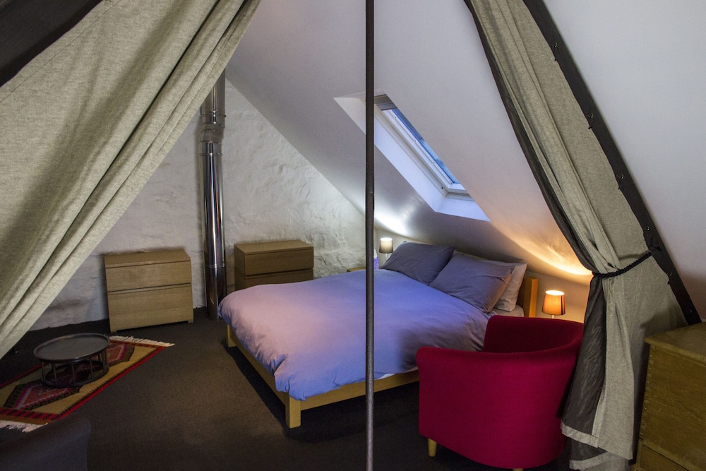 Renovated Mill Overlooking Portree Bay, Isle Of Skye - Portree | Vrbo