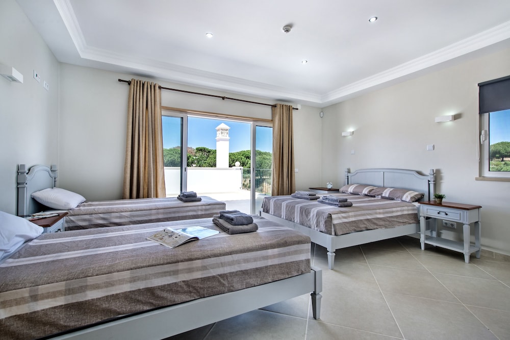Luxury 15 Bedroom Quinta Por Do Sol ideal for large groups or family ...