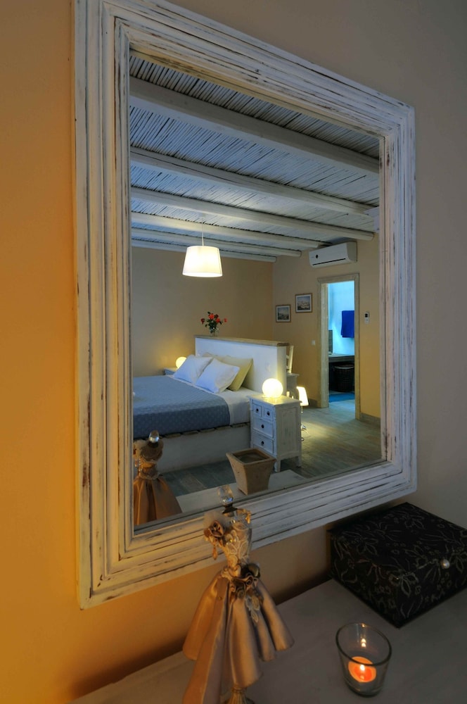 Villa Seashore: Dreamy villa by the sea side with heated pool - Agios ...