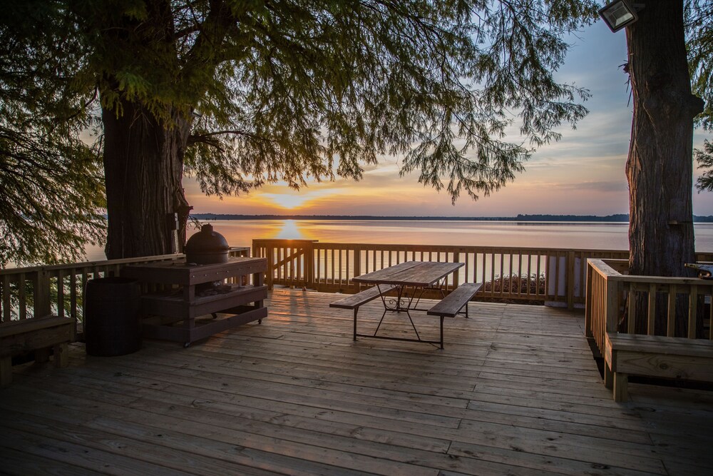 The Nicest Place on Reelfoot Lake for a Group of Family or Friends ...