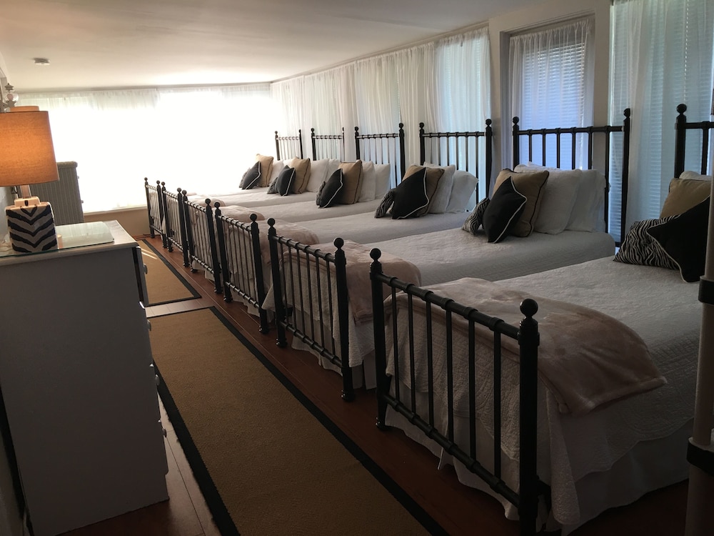 Large Family Friendly Mobile Bay Home Near Shopping, Dining and Grand ...