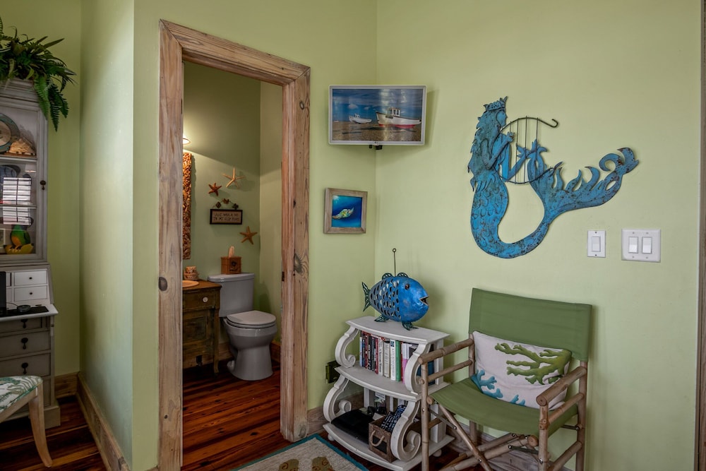 The Shanty: Amazing Home on 'the Point' of Cherry Grove at Hog Inlet ...