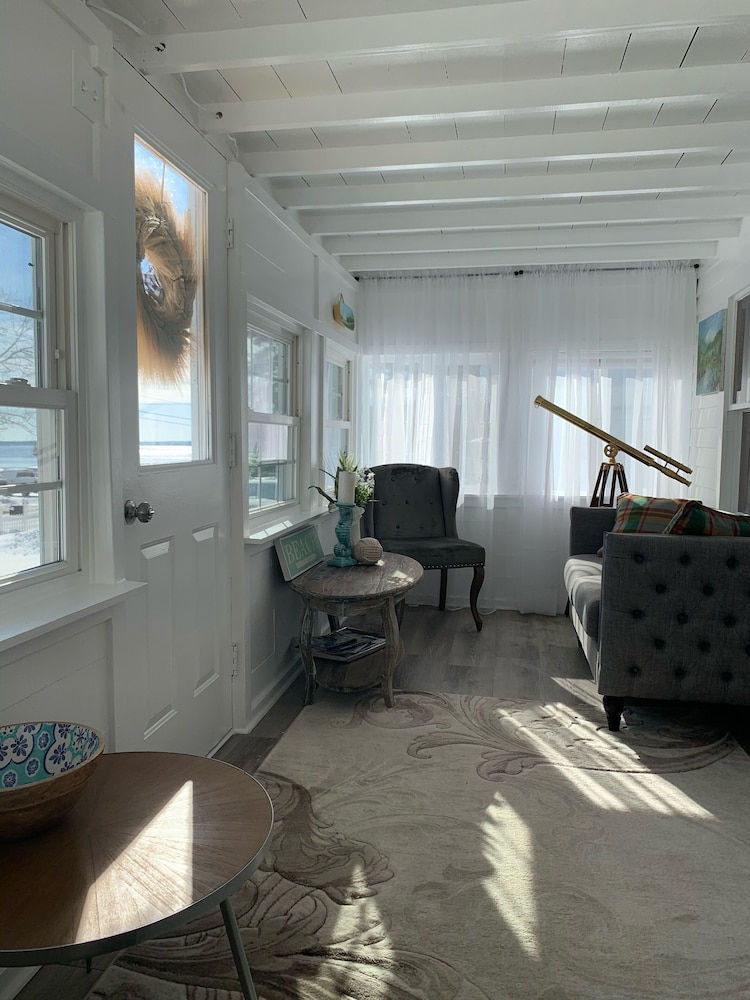 GREAT Newly Renovated Sebago Lake- short walk to Nason`s beach🏠🏖🚗 ...