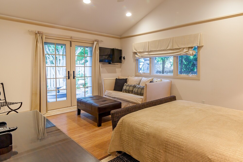 Beautiful 4BR Rehoboth Beach Home w/ Gorgeous Porch - Rehoboth Beach ...