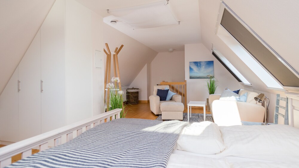 Coastal studio, luxury vacation apartment, in top location, close to ...