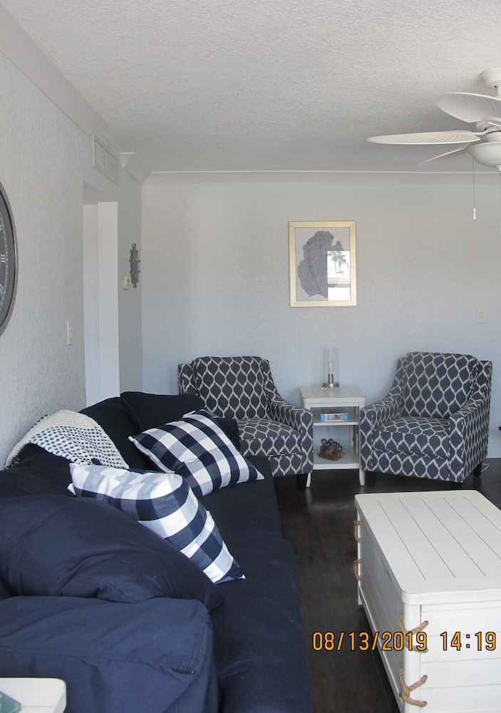 Gulf Winds Resort Newly Remodeled One Bedroom (ideal for 2 adults) - St ...