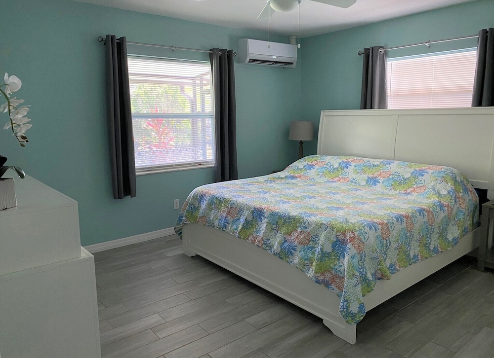 Waterfront freshwater paradise! Swim with manatees in our backyard ...