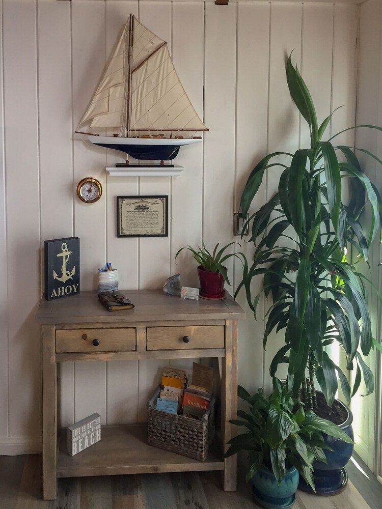 The Dock-Remodeled and Updated Beach Classic-Clean, Great Location ...