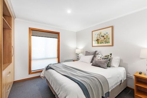 City Four Apartment - Mount Gambier