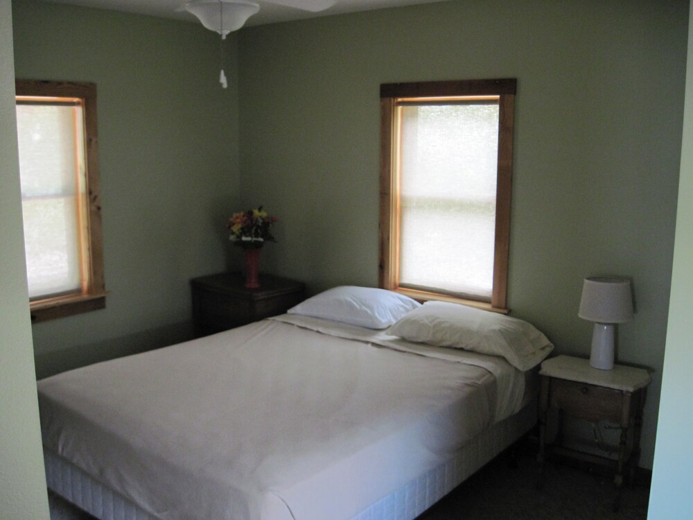 Charming Beach Front Cottages at Duneland Rentals. - Porter | Vrbo