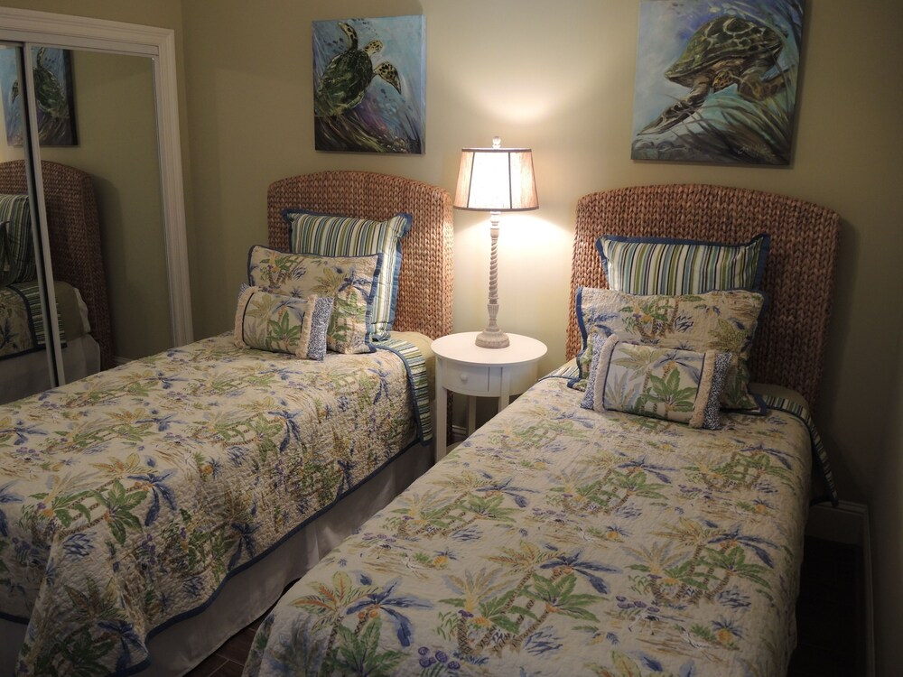Beautiful Luxury Beachfront Holiday Isle Condo - Dauphin Island | Vrbo