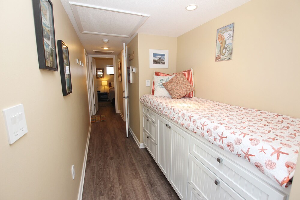 WaveHi! -- Oceanfront! Wave Hi To The Surf From Your Private Deck ...