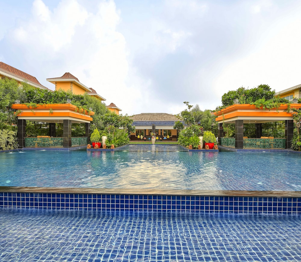 Mayfair Lake Resort, Raipur: $61 Room Prices & Reviews | Travelocity