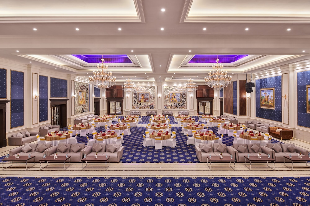 Mayfair Lake Resort in Raipur | Best Rates & Deals on Orbitz