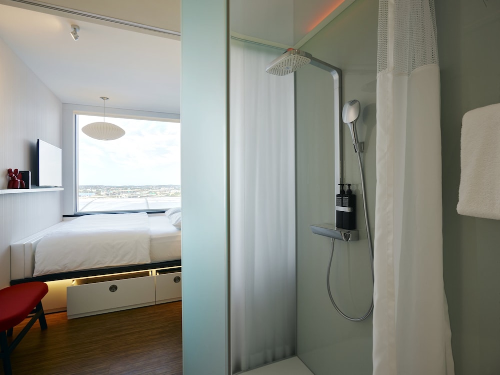 citizenM Boston North Station, Boston: $124 Room Prices & Reviews ...