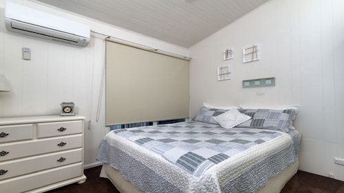 Hideaway, Silverleaves - San Remo