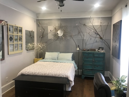 Private Entrance Suite & Full Bath W/ Kitchenette - Atlanta, GA