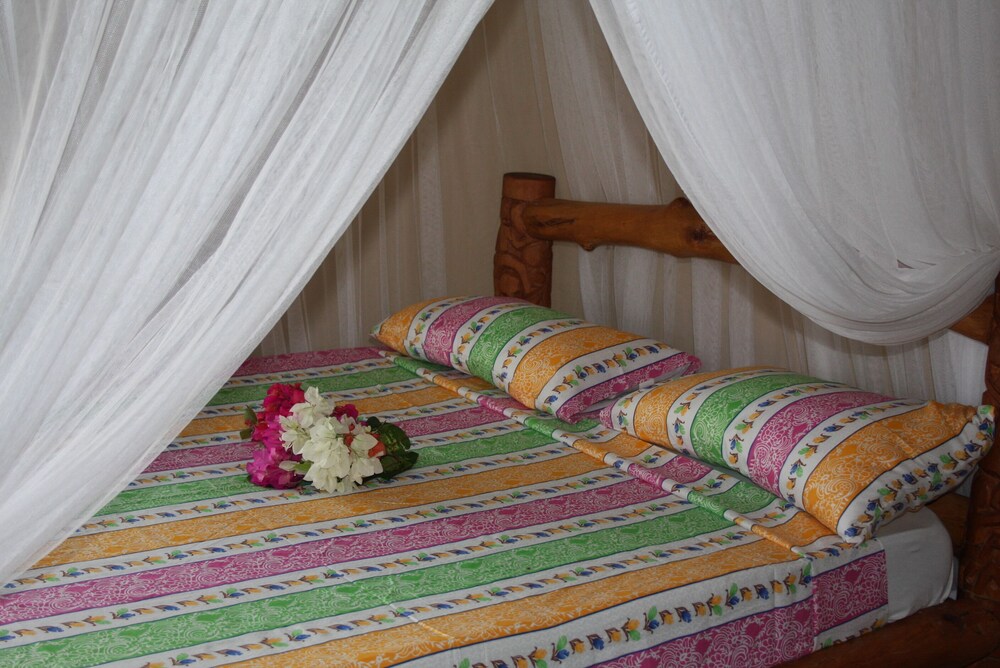 oneiric villa at the Indian Ocean with private pool and personal ...