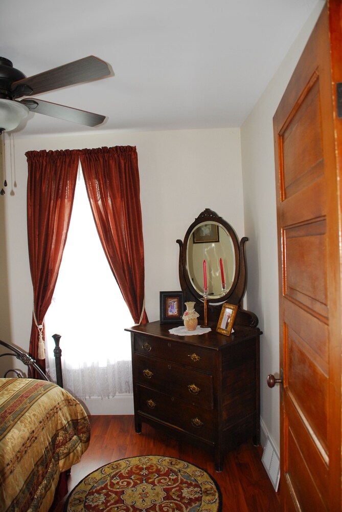 Beautiful rental, with a spectacular view of the confluence of three ...