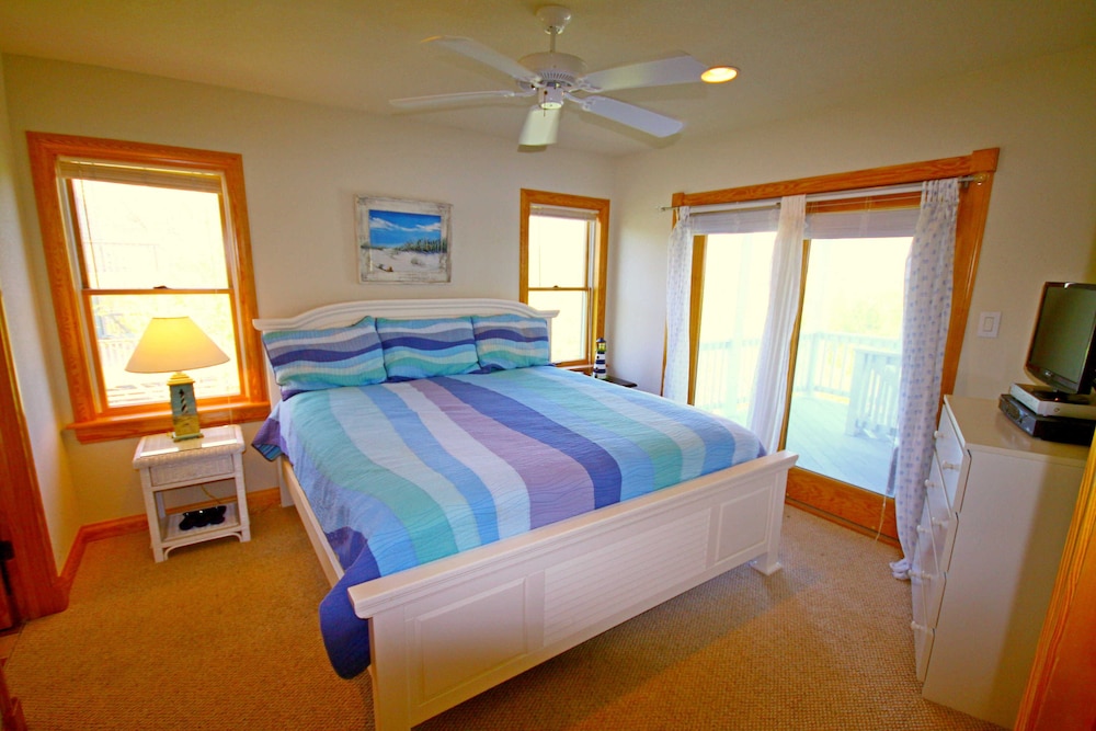 Ocean View house, near Beach, dining & shops - Corolla | Vrbo