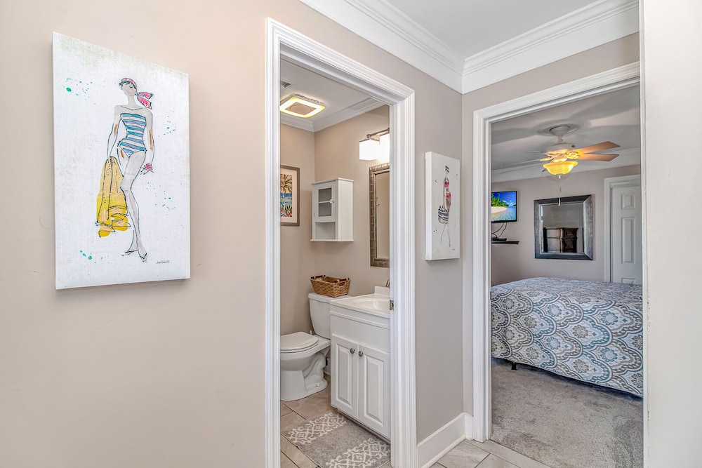 OCEANFRONT IN SURFSIDE BEACH! ENJOY THE BRIGHT SUN FROM YOUR PORCH ...