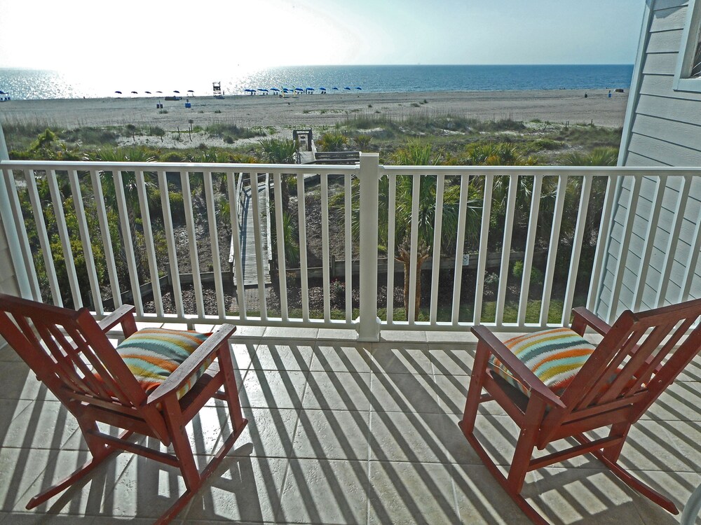 STAY RIGHT ON THE OCEAN - Tybee Island | Vrbo