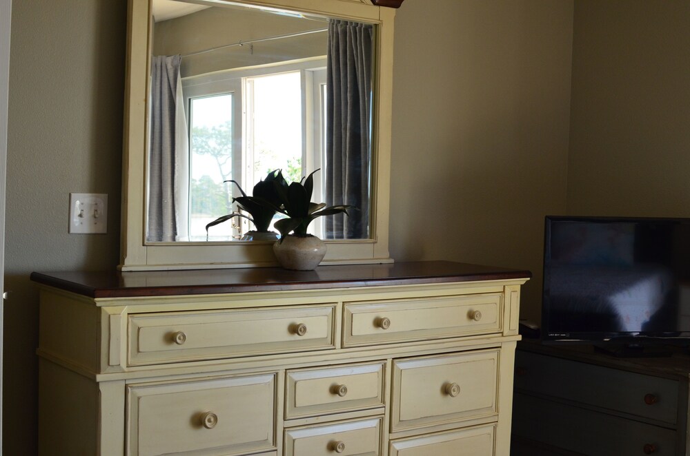 "Perdido Baywatch" at Innerarity Point with LOW RATES and SNOWBIRD ...