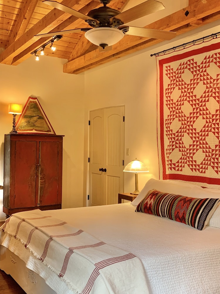 Take Me to the River: Stylish Cottage in Gorgeous Canyon on the Embudo ...