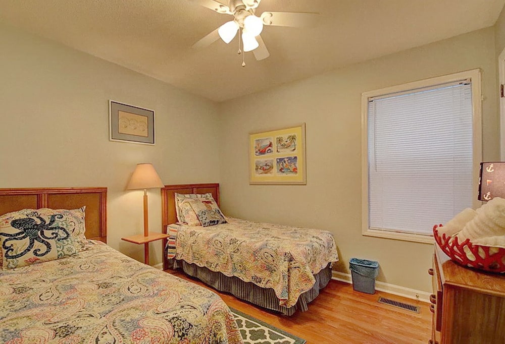 Oceanfront 2 bedroom condo- Pet Friendly- Mermaids Retreat - Carolina ...