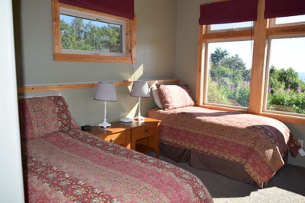 Experience Alaska! Amazing Views! Check out a walk through video tour ...