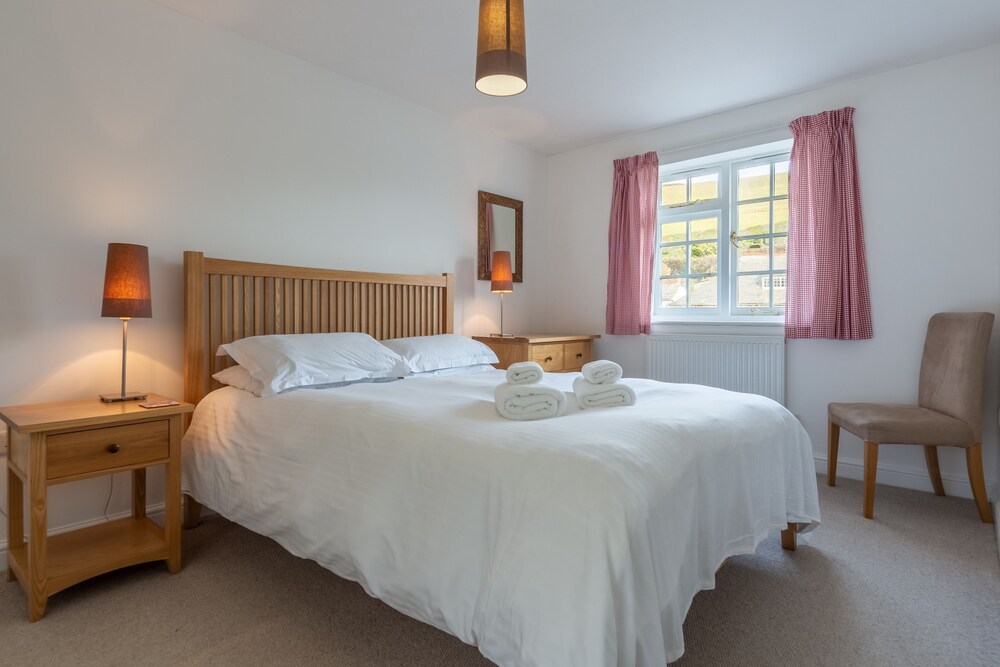 No. 2 The Fish Cellars is a stunning and unique two storey conversion ...