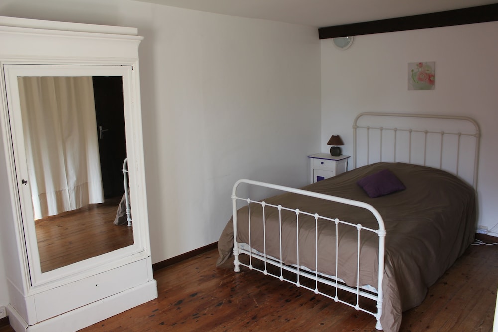 Charming cottage in the heart of DDAY - Le Planet | Vrbo