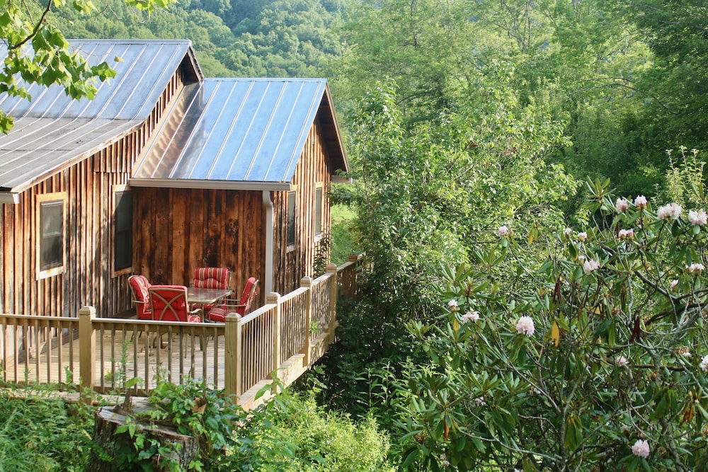 Rustic Updated Cabin in the Heart of the Appalachian High Country ...