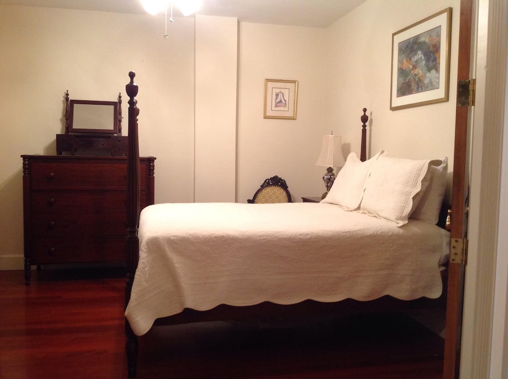 The Ingram Building 311 5th Ave. S. - Naples | Vrbo