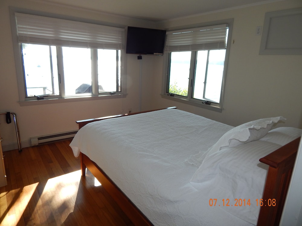 Oceanfront Spectacular Views & All Tide Dock - Brunswick | Vrbo