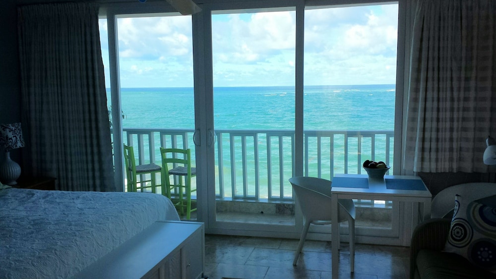 Immaculate Beachfront Studio great view & location, next to Condado ...