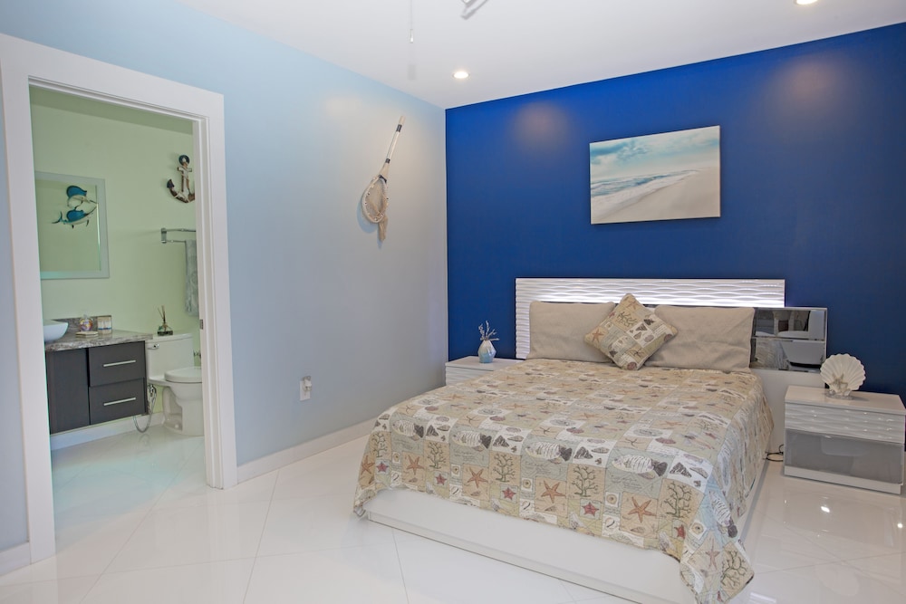 7 BEDROOM OCEAN VIEW PARADISE - Marathon | Vrbo