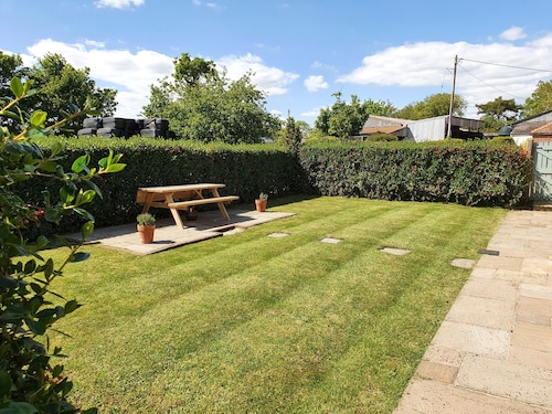 Fisher Dairy Cottage - Pagham