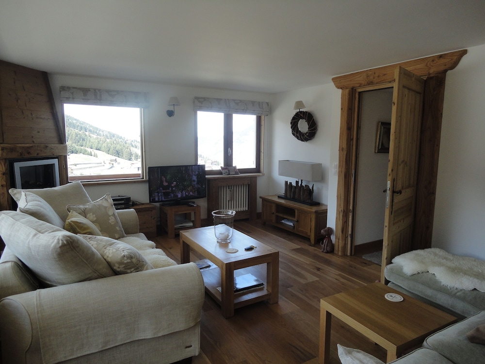 Luxury Apartment In Courchevel Moriond, 1650, Savoie France ...