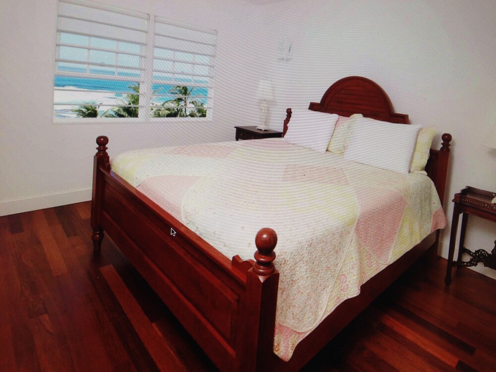 Spectacular 5 Bedroom Family Beach House w/staff/pool/seabreezes/beach ...