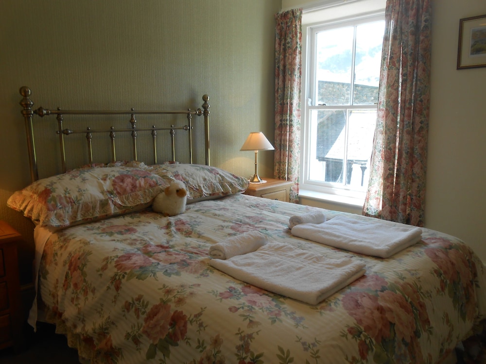 Picturesque Cottage with exceptional views of fells, near A66 & Keswick ...