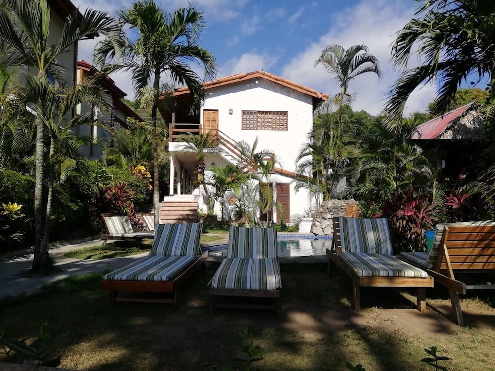 Ola Bonita BeachFront Apart Hotel Reviews, Deals & Photos 2026 - vrbo.com