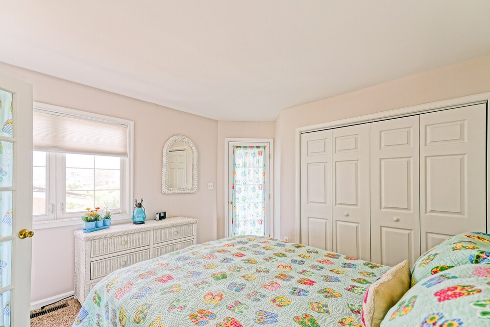 Waterfront Luxury ON Lewes Beach, DE! 5 BR, each with views. Sleeps 12 ...